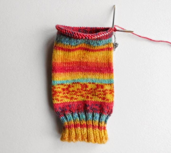 Beginner sock knitting: Sockalong - Week 2 - Heel flap, heel turn and ...